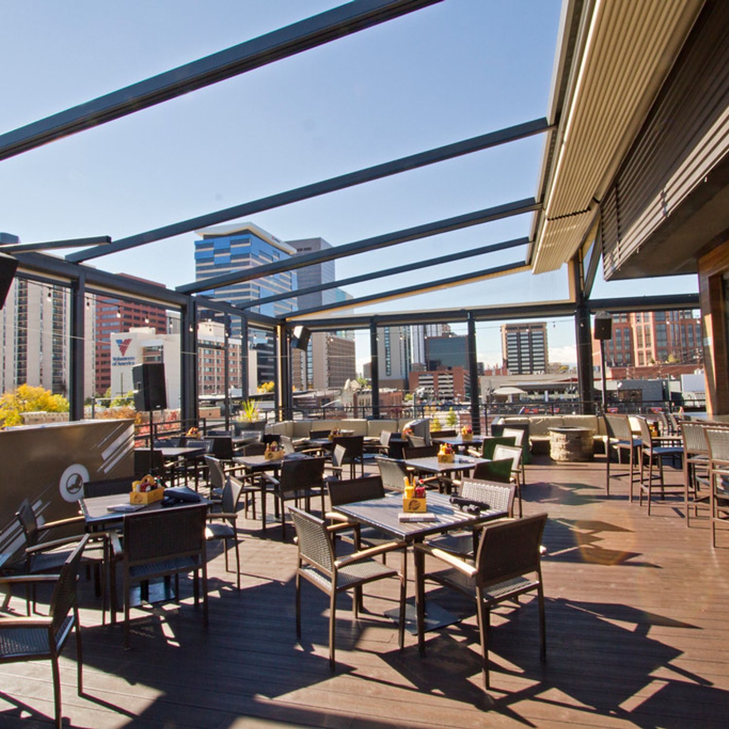 Viewhouse Eatery, Bar & Rooftop - Bar sur toit et pub à Denver, Colorado