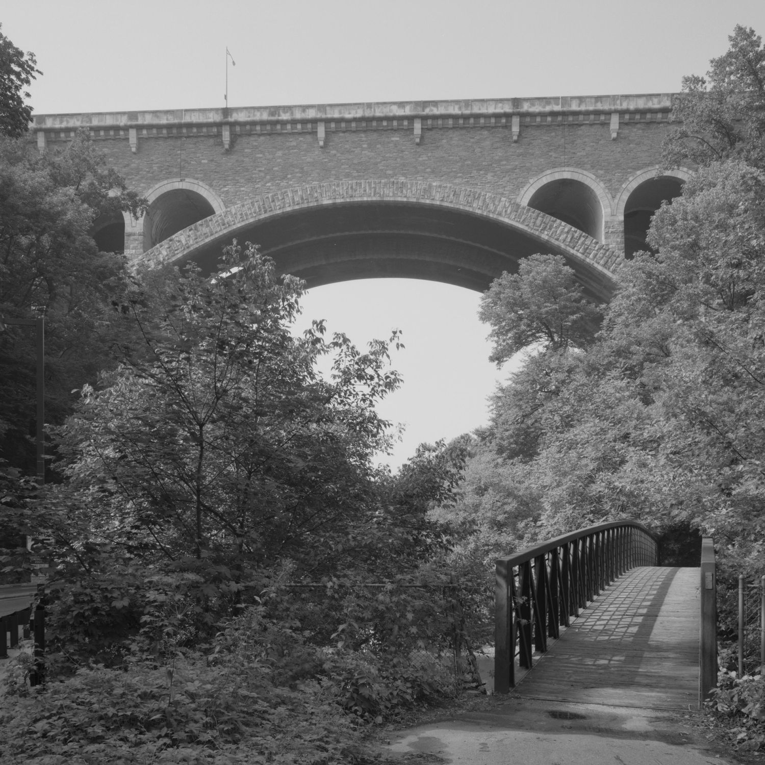Wissahickon Memorial Bridge - Puente de arco de hormigón en Fairmount ...