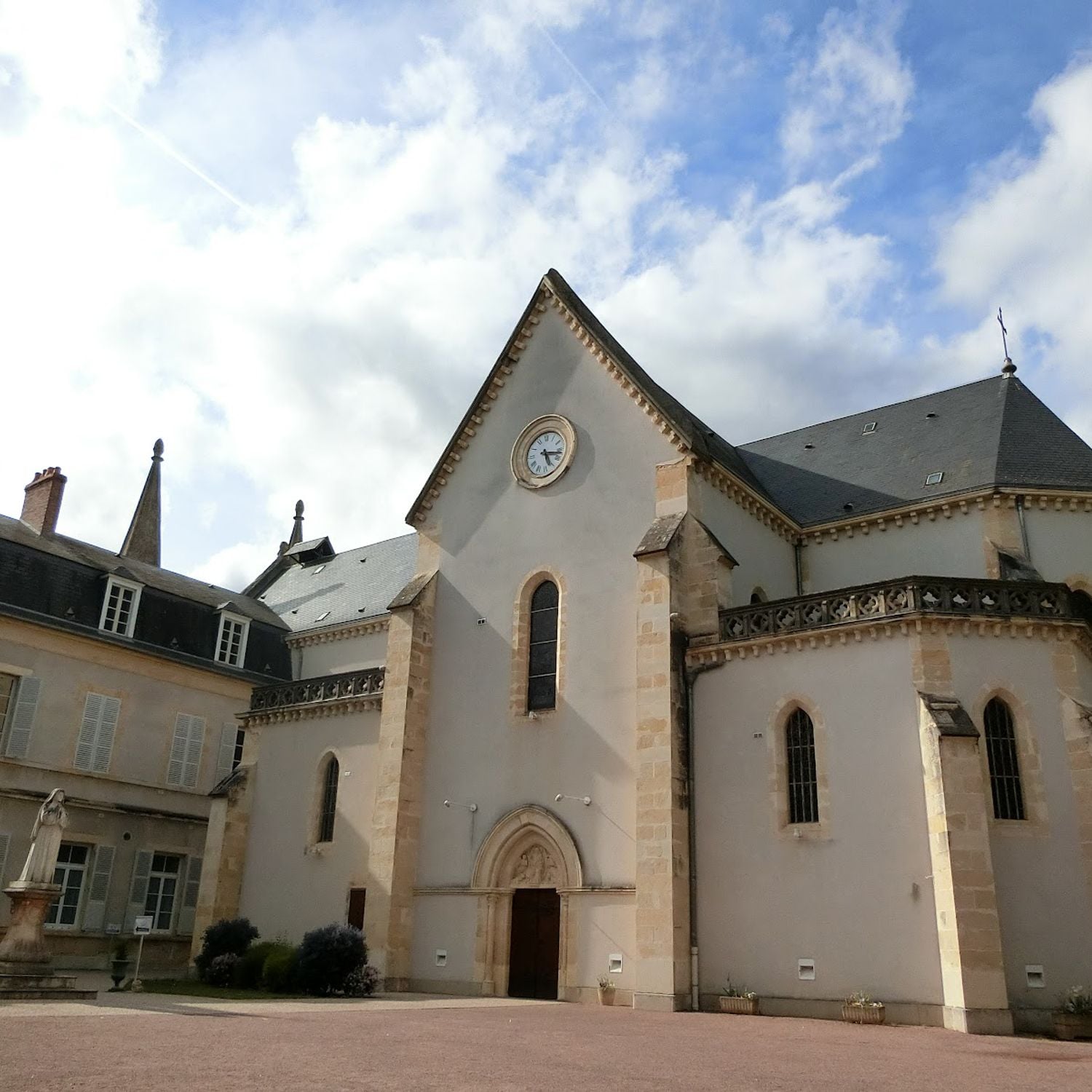 Couvent de Saint-Gildard - Couvent catholique à Nevers, France
