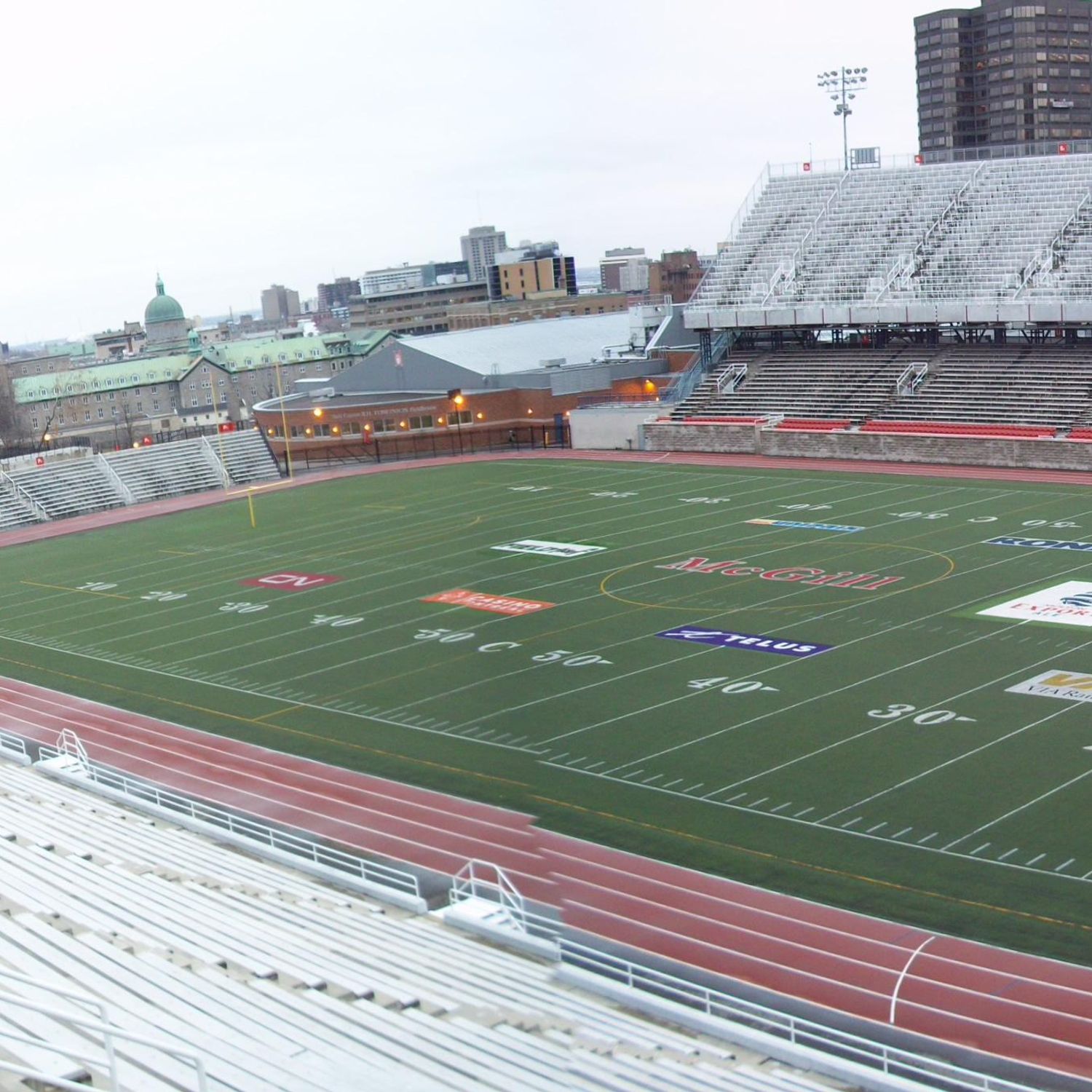 Stade Percival-Molson - Stade de football au centre-ville de Montréal ...