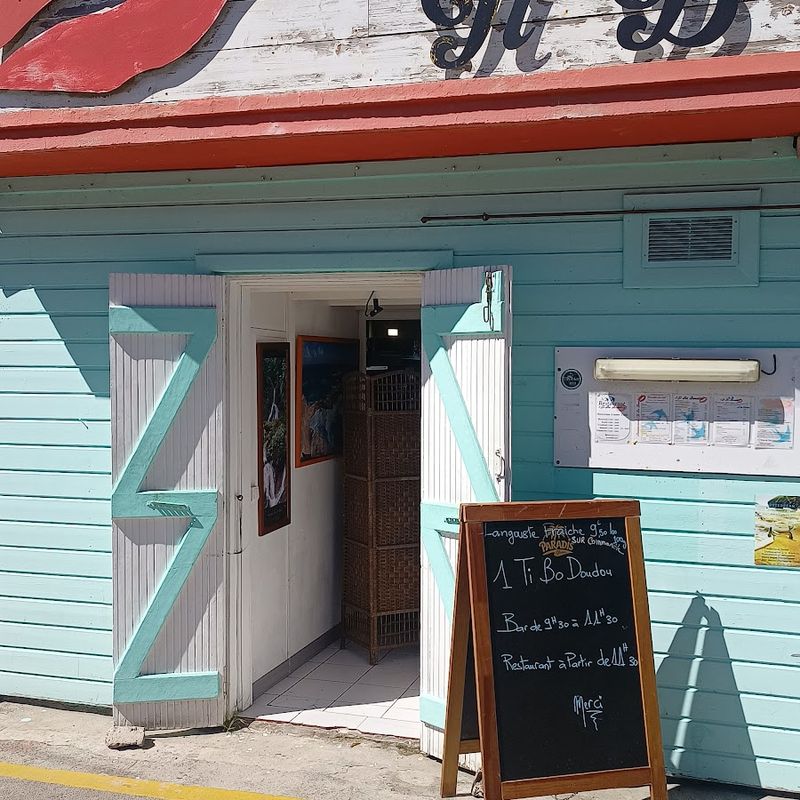 Ti Bo Doudou Terre de Haut Les Saintes - Restaurant créole à Terre-de ...